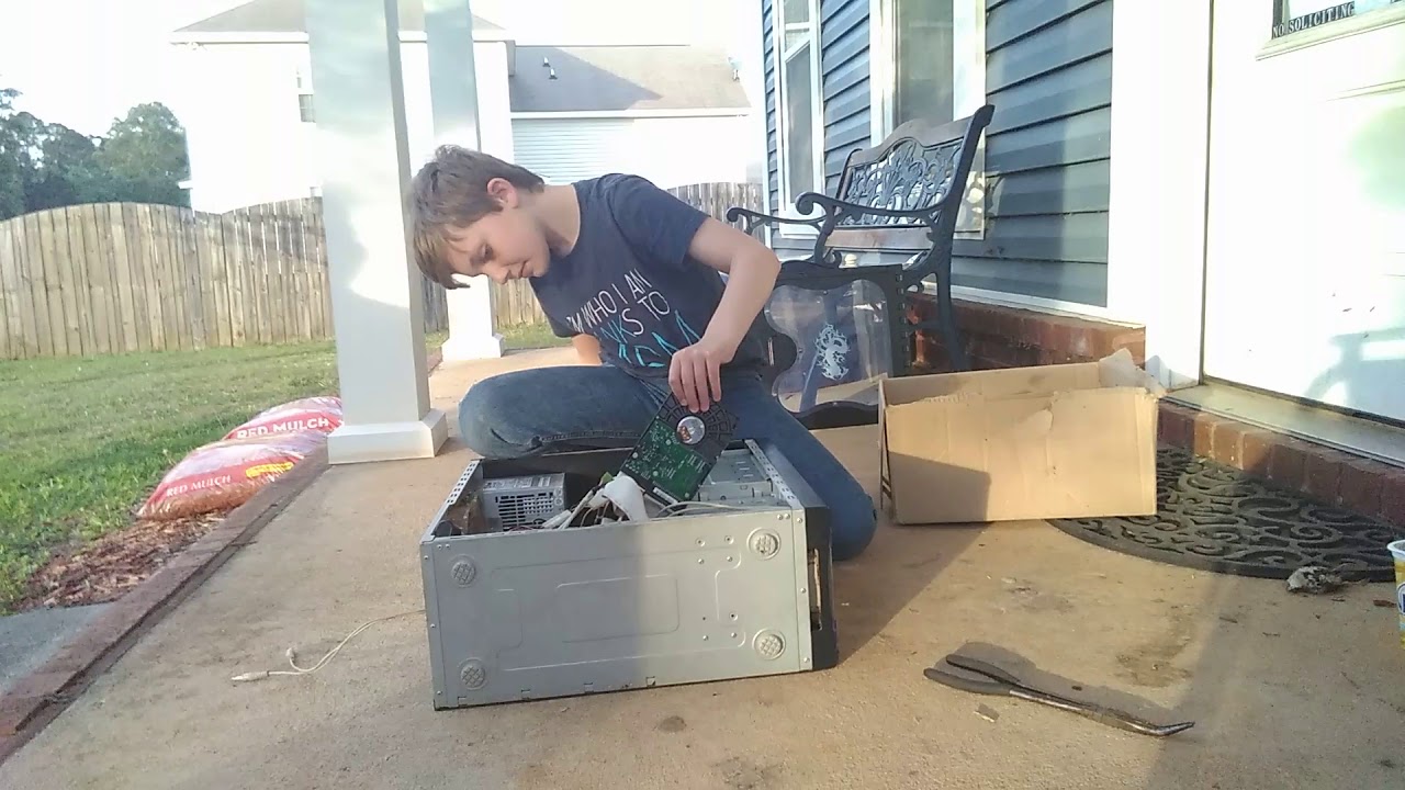 Taking apart the computer monitor part 2 - YouTube