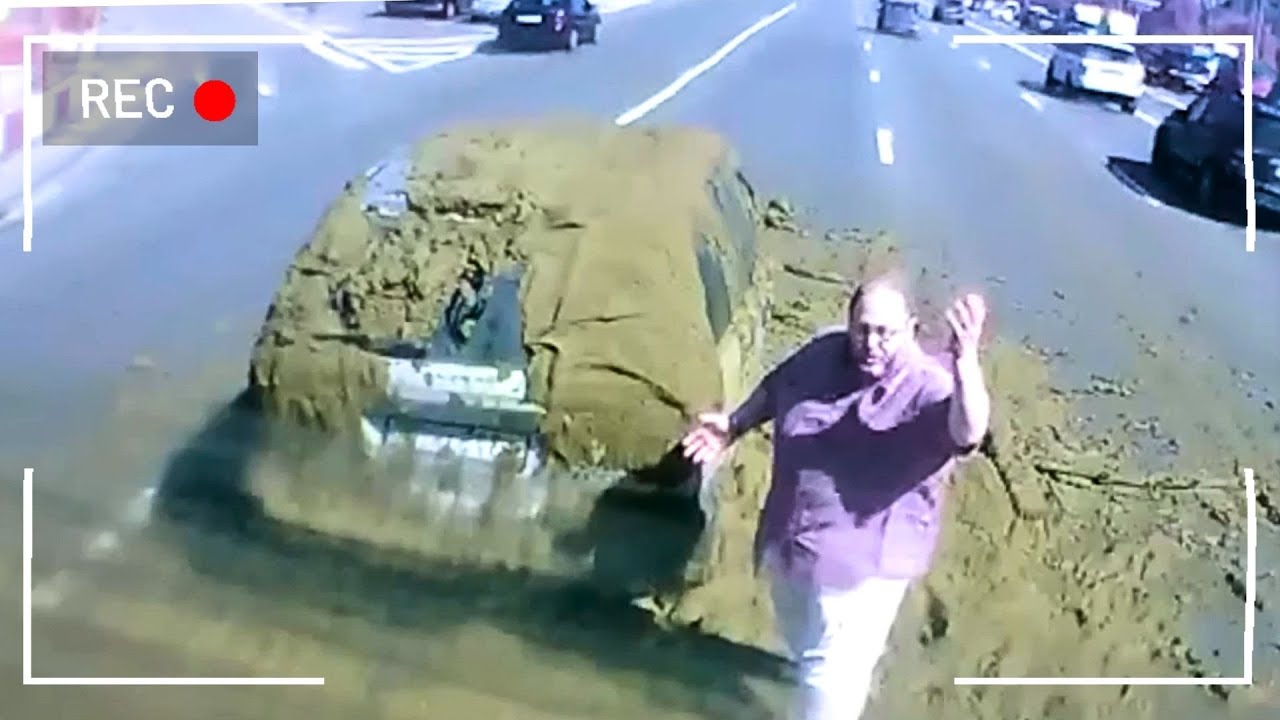 10 Incredible Moments Caught on Camera on the Road - YouTube