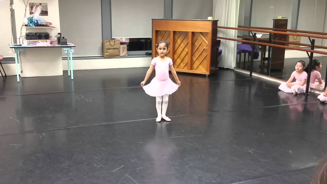 Brooklyn's 1st solo ballet performance - YouTube