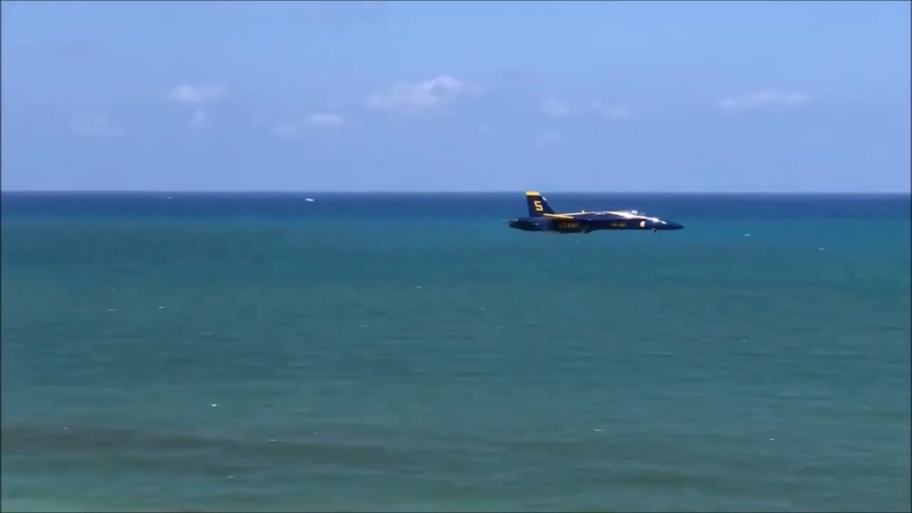 Daily Dose of Aviation #3 - Blue Angel low pass over Miami Beach on ...