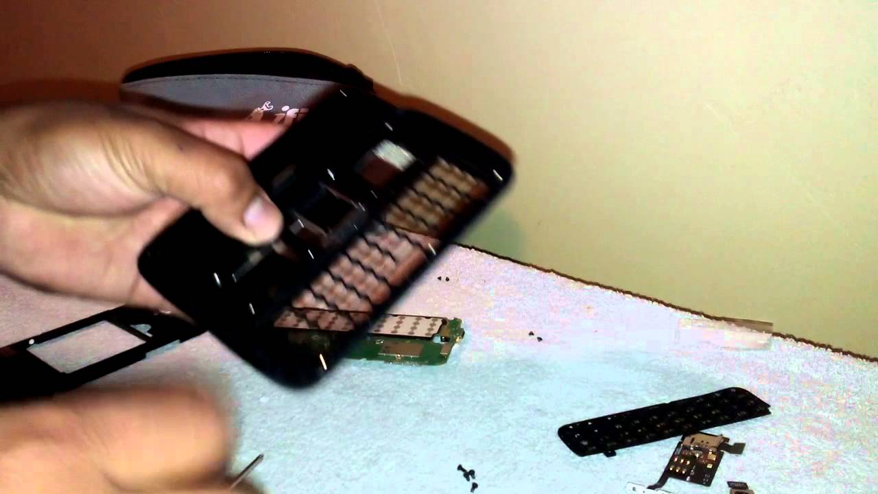 Assembling Huawei mytouch Q Model U8730 - YouTube