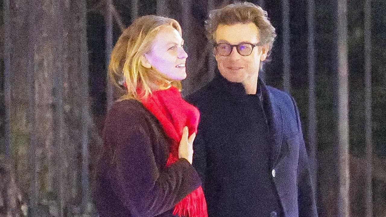 Simon Baker and Much Younger Girlfriend Bridgette Clark Hold Hands in New York - YouTube