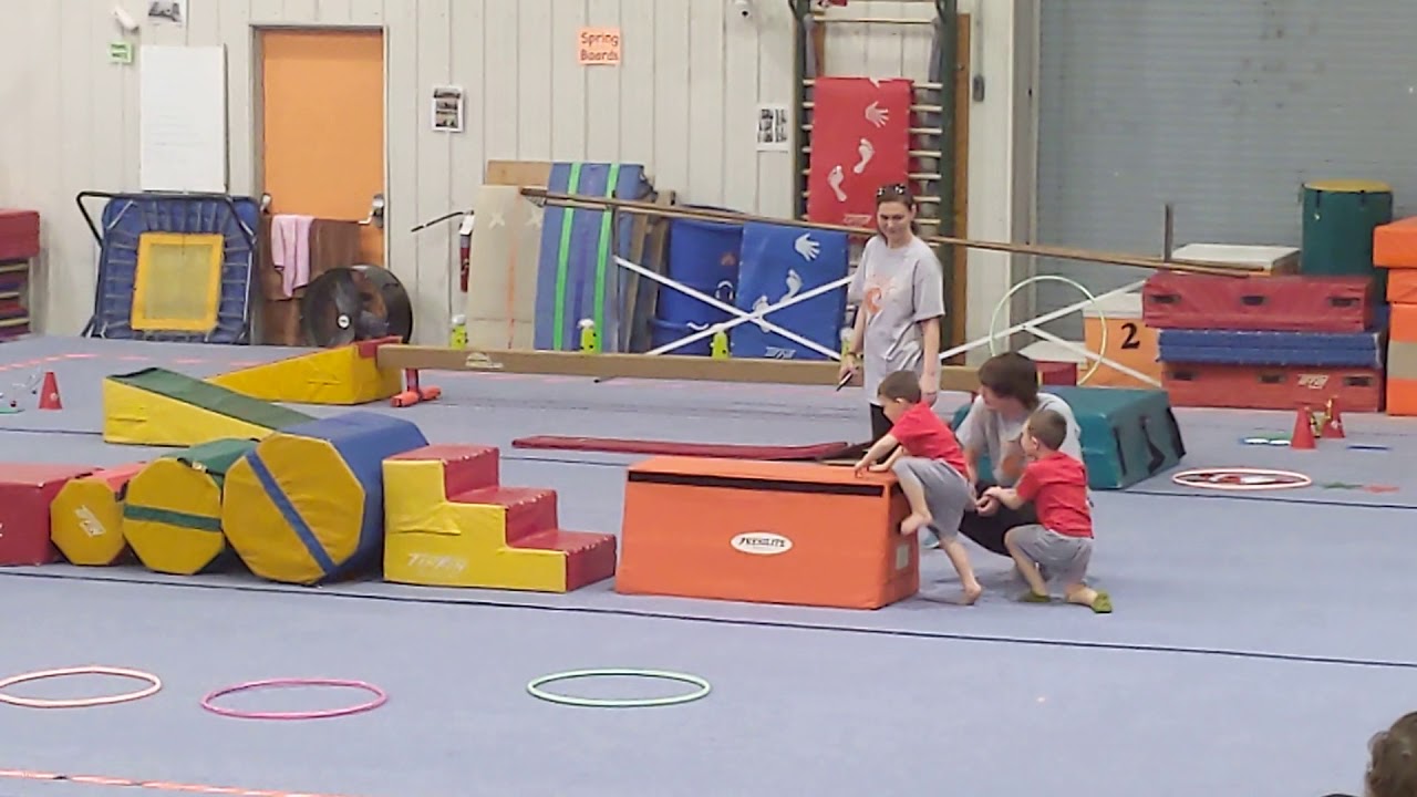Joey 2019 gym show obstacle course 2 - YouTube