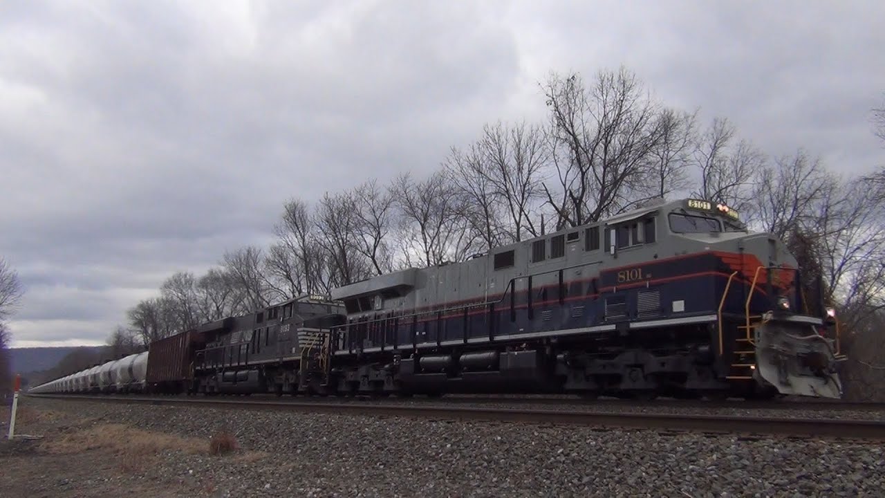 A Chase of the Central of Georgia Heritage Unit leading NS 64Z - January 12th 2014 - YouTube