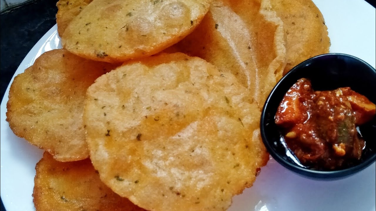 Masala Rava Puri / ಮಸಾಲ ರವ ಪುರಿ ಮಾಡೂವ ವಿಧಾನ/Semolina puri Recipe / Rava ...