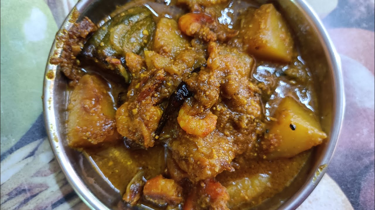 পটল চিংড়ির রেসিপি। Piyali Food - YouTube