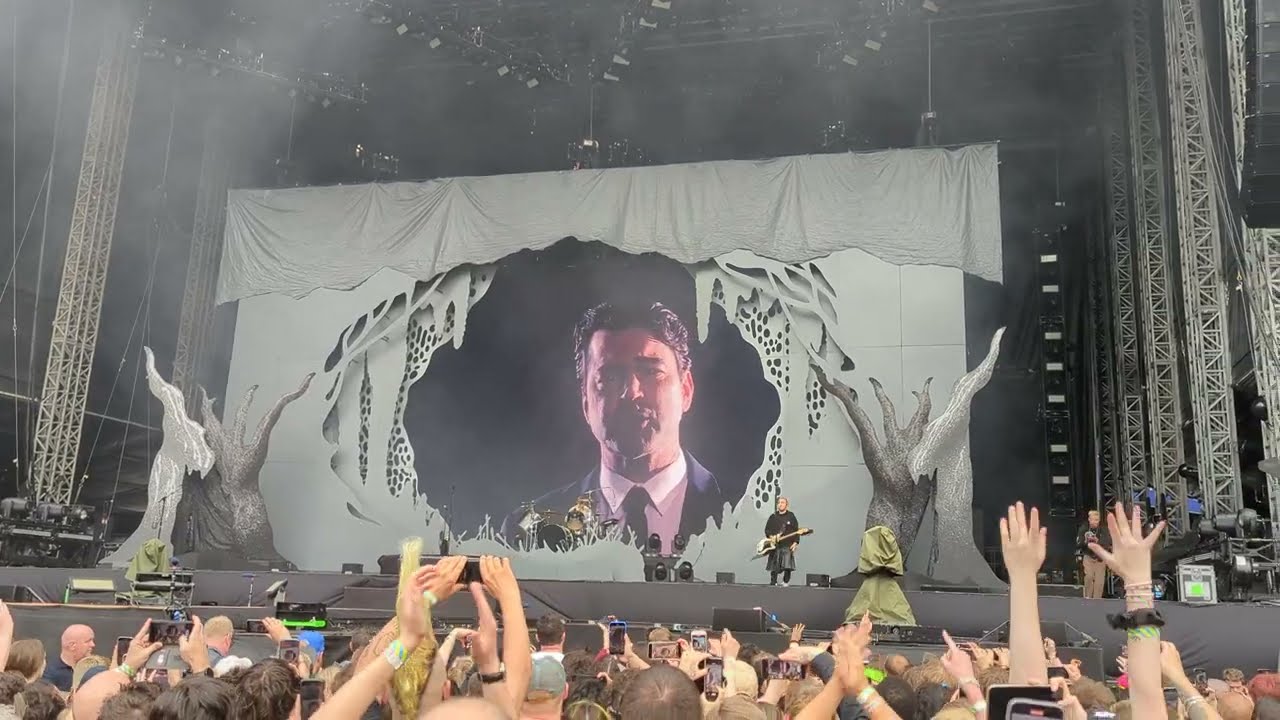 Fall Out Boy - The Phoenix Live 4K 24/6/22 - YouTube