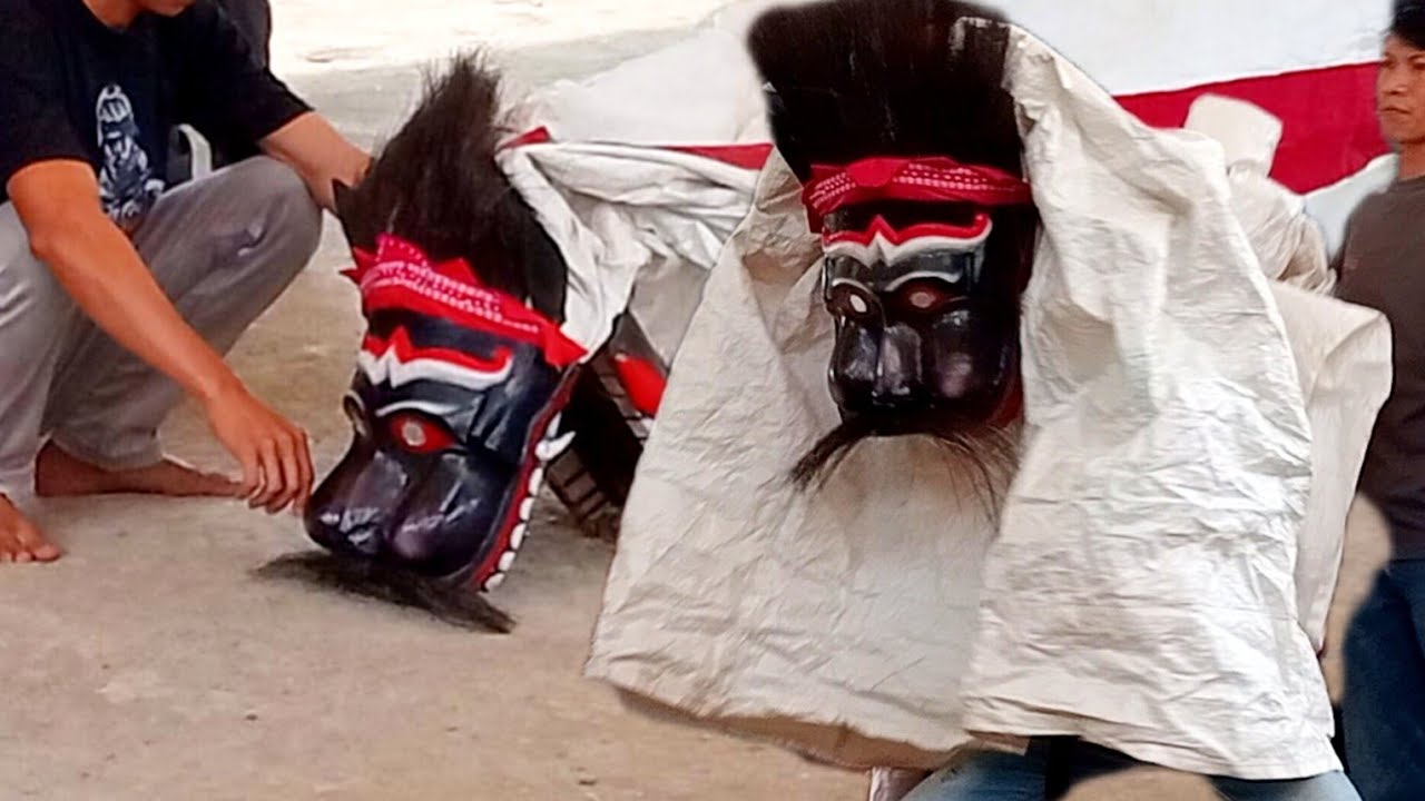 Tari Barongan 👹 Ebeg Turonggo Jati Suro || Banjareja, Nusawungu - YouTube