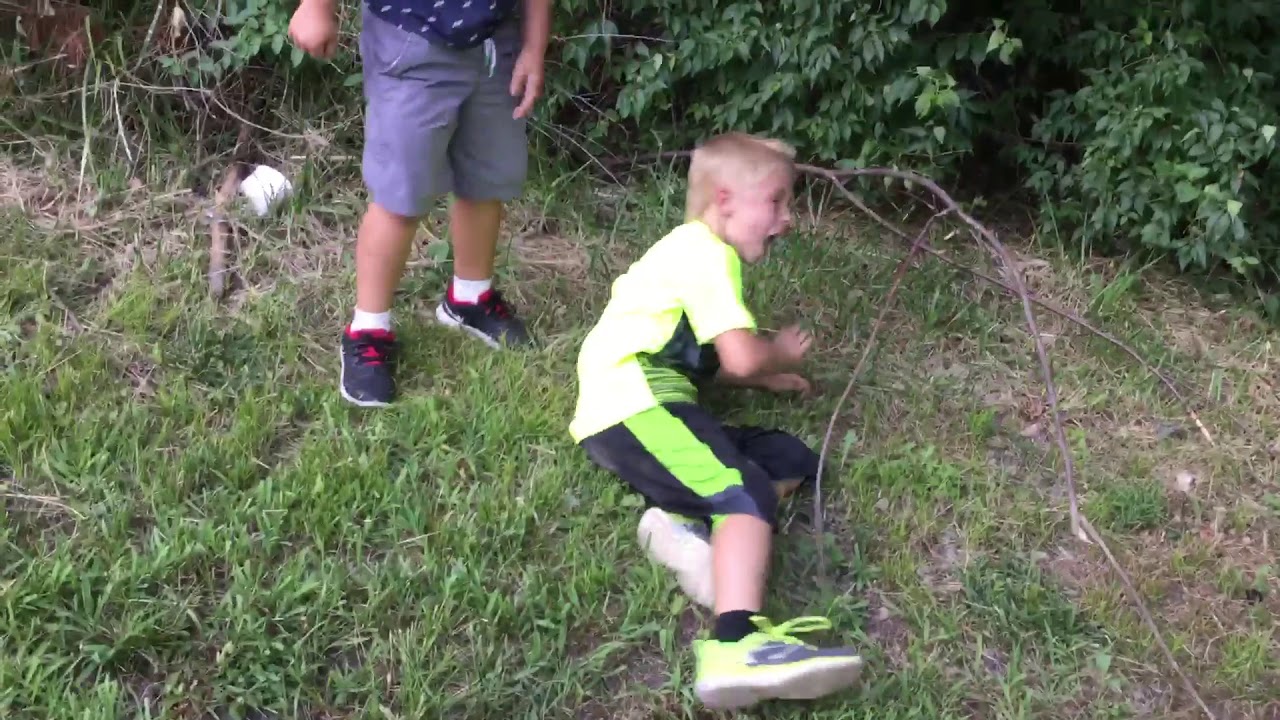 Kid loses his only friend after fight - YouTube