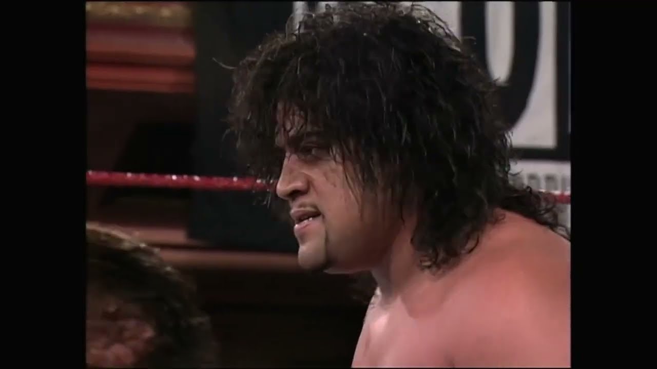 Bret "Hitman" Hart (c) vs Fatu (w/Afa & Samu) WWF Championship Match ...