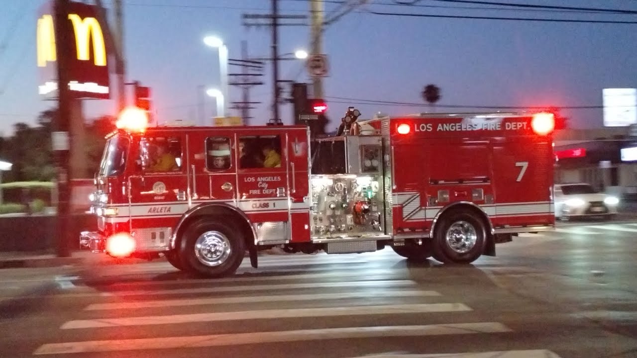 LAFD Engine 7 Responding - YouTube