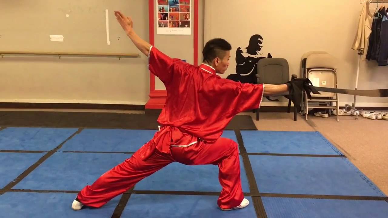 WuShu Ji Chu Dao Shu 基础刀术教学. - YouTube