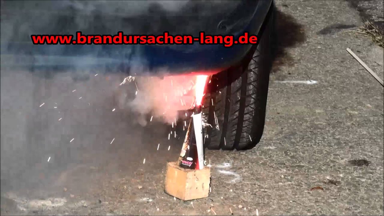 Firework car fire test 2 - Feuerkörper Brandversuch Mercedes-Benz Citan ...