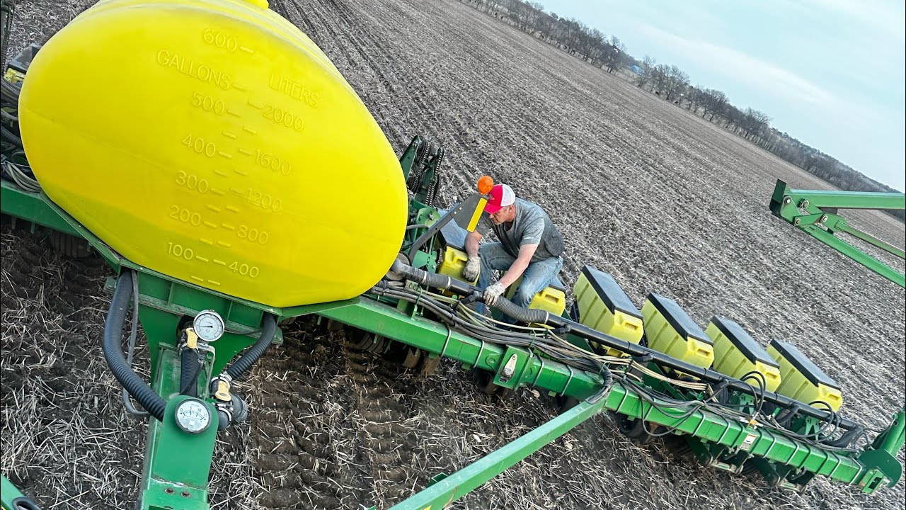 Corn Planting 2024 Day 1 - Muddy Fields and Rogue Fertilizer Hoses ...