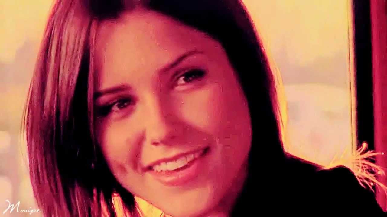 Brooke Davis │ Do you ever feel..? │ for Moni - YouTube