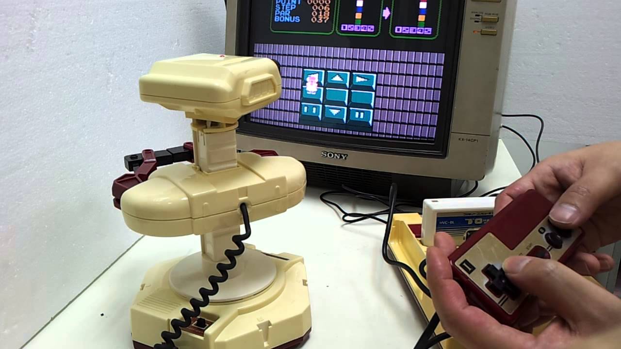 Nintendo Family Computer Robot R.O.B. - YouTube
