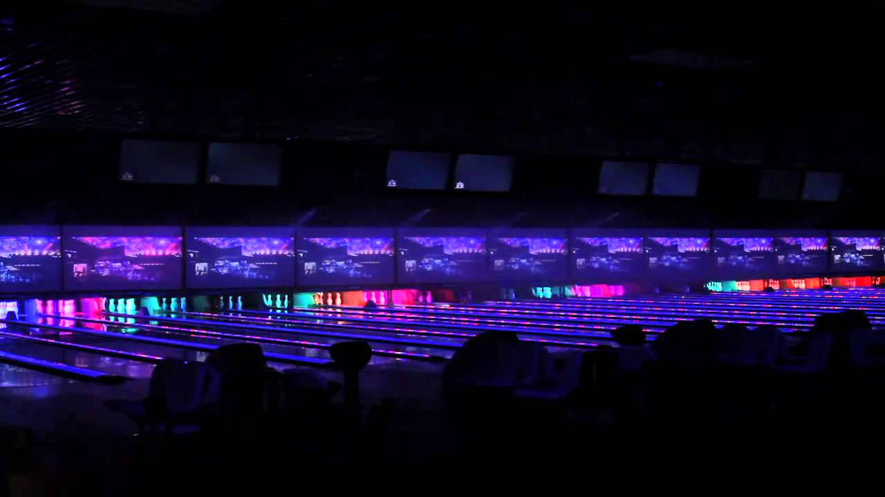 DFX Close Encounters Bowling Alley Light Show - YouTube