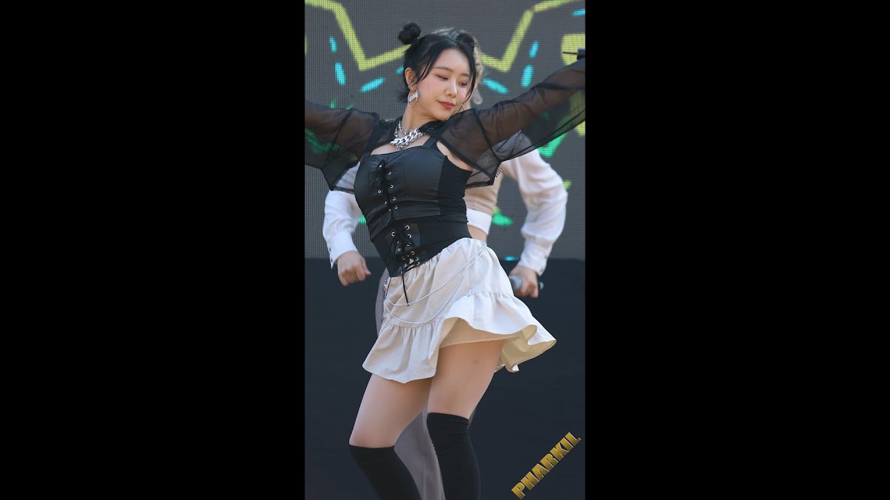 에피소드(𝐄𝐏𝐈𝐒𝐎𝐃𝐄) (예지) 장윤정 - 사랑아 / 무릉도원 면민의날 [221022][직캠] by pharkil - YouTube