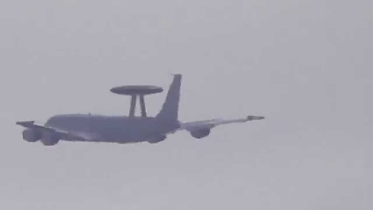 Boeing E3D Sentry Royal Airforce at LONDON/LUTON. - YouTube
