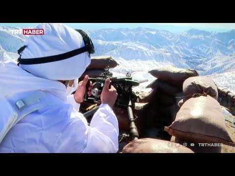Berkur Tepe'de zorlu kış şartlarında vatan nöbeti