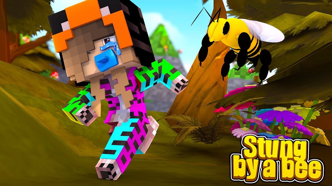 BABY ARIANA IS STUNG BY A GIANT BEE! (Little Carly Minecraft). - YouTube