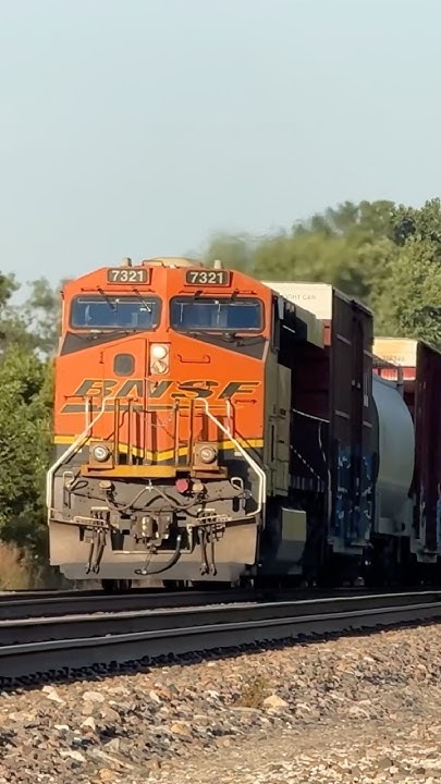 Powerful DPU on BNSF Manifest train!! #train #bnsfrailway #bnsftrains #bnsf - YouTube