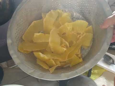 saya Goreng kripe suon ..(gebaken brede bong) lekker crispy 😋 - YouTube