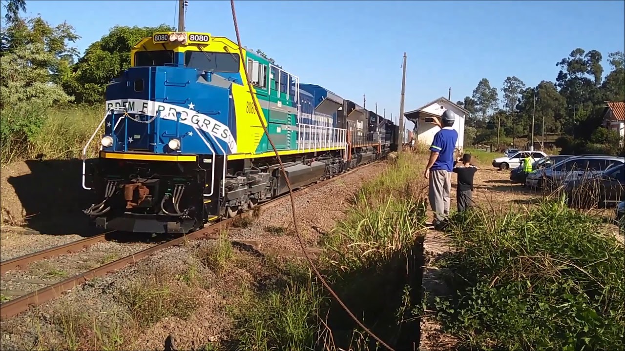 EMD SD80 8080 - YouTube