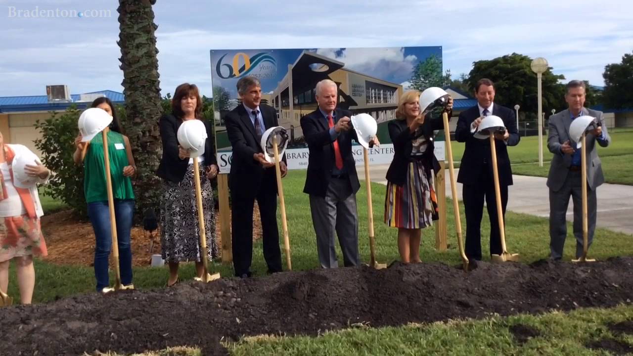 Facilities director describes feautres of new SCF library - YouTube