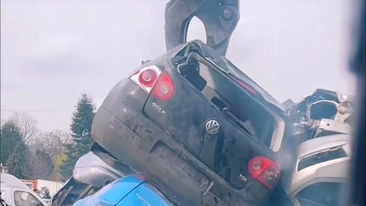 💥VRS Dismantling Golf car process. Incredible Large Scale Scrap Car ...