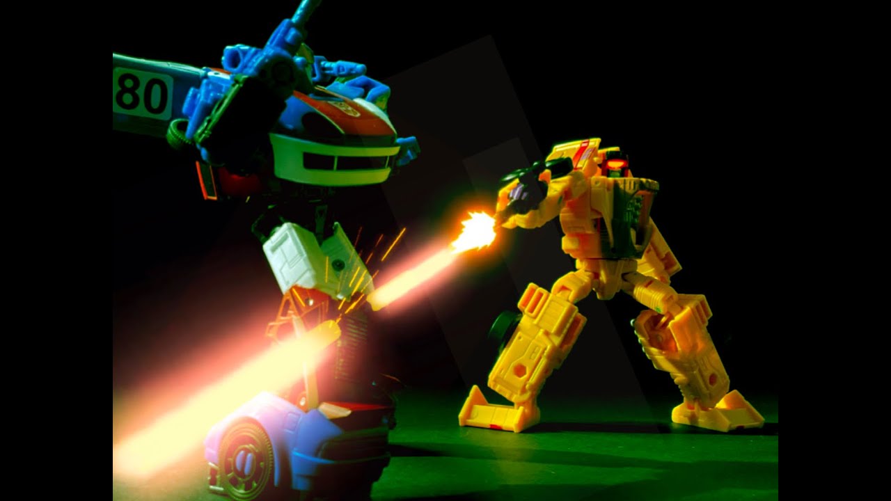 TRANSFORMERS STOP MOTION | Smokescreen VS Dragstrip BATTLE. # ...