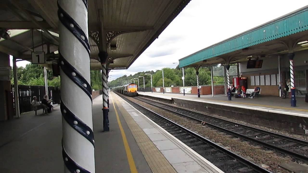 GBRF class 66705 "Golden Jubilee" haul aggregates through Chesterfield ...