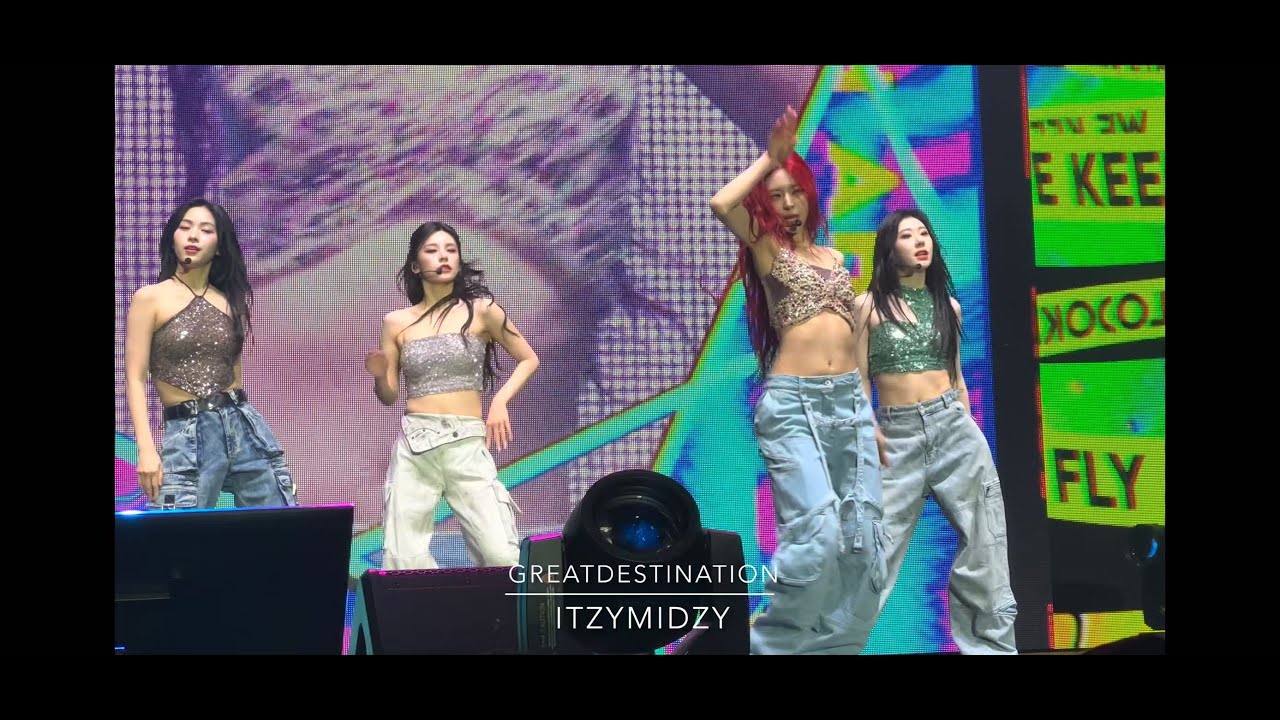 4K ITZY “Dynamite" Live Performance VIP Fancam Floor Row 3 | Born To Be ...
