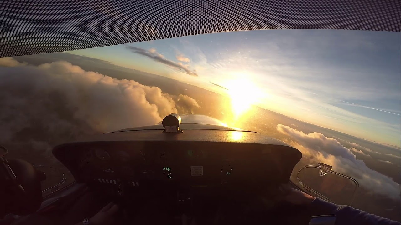 Sunset Flight - Diamond DA40 TDI - YouTube