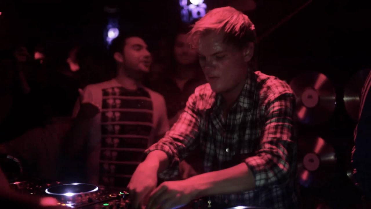 Avicii LIVE at Muzique [www.MuziqueMontreal.com] - YouTube
