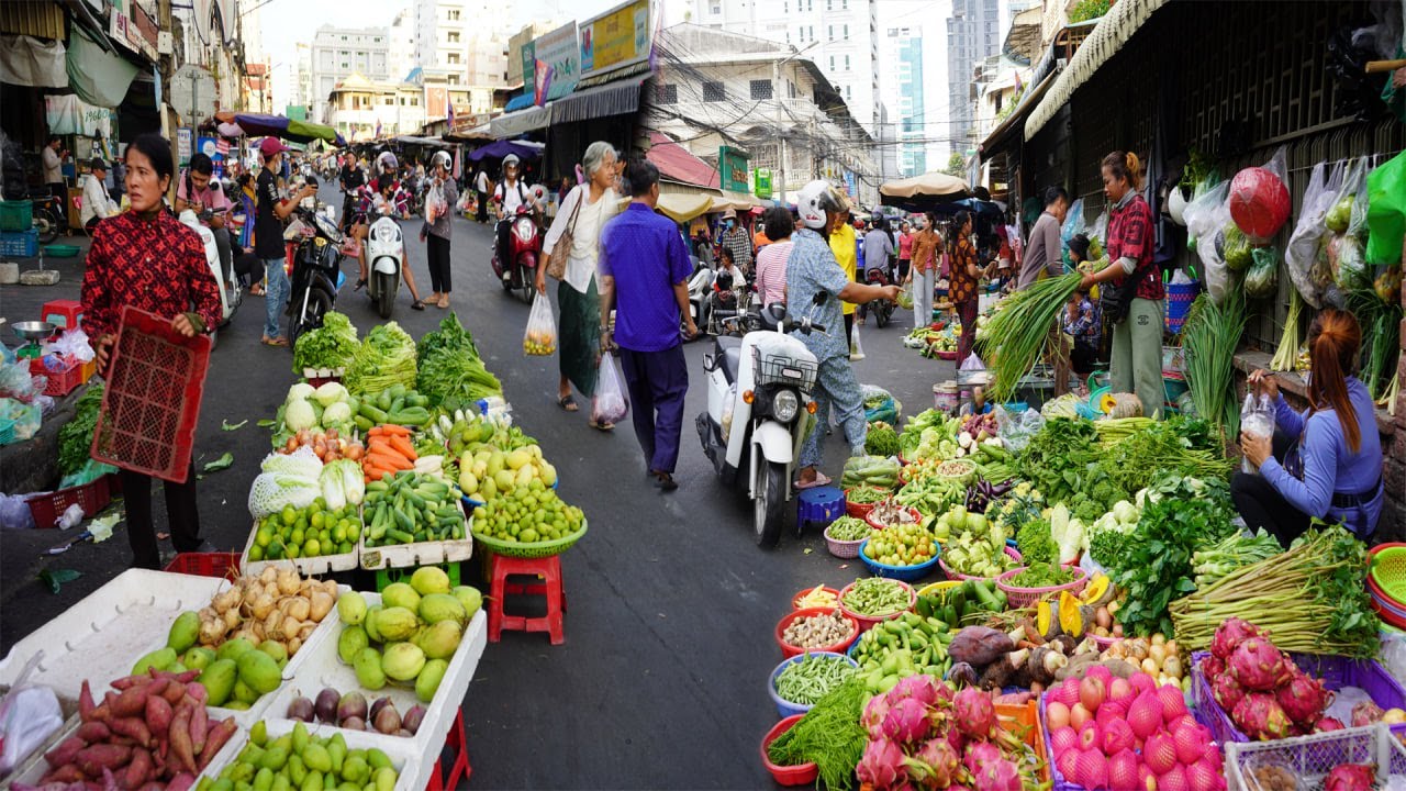 Evening Street Market In Town Market 2025 – Activities Of Khmer People ...
