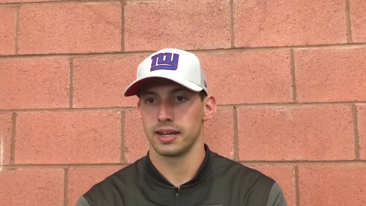 AP: Yoga in the NFL, Mental Benefits - YouTube