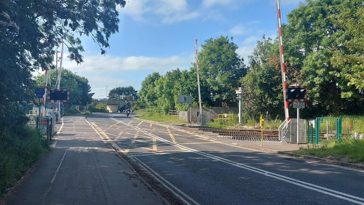 *MCB-OD2* Nether Poppleton Level Crossing - YouTube