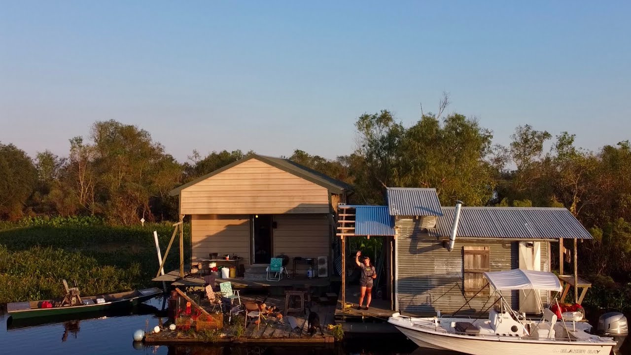 Cajun Houseboat Life- Two Days of Hunting Ducks, and Foraging for WILD ...