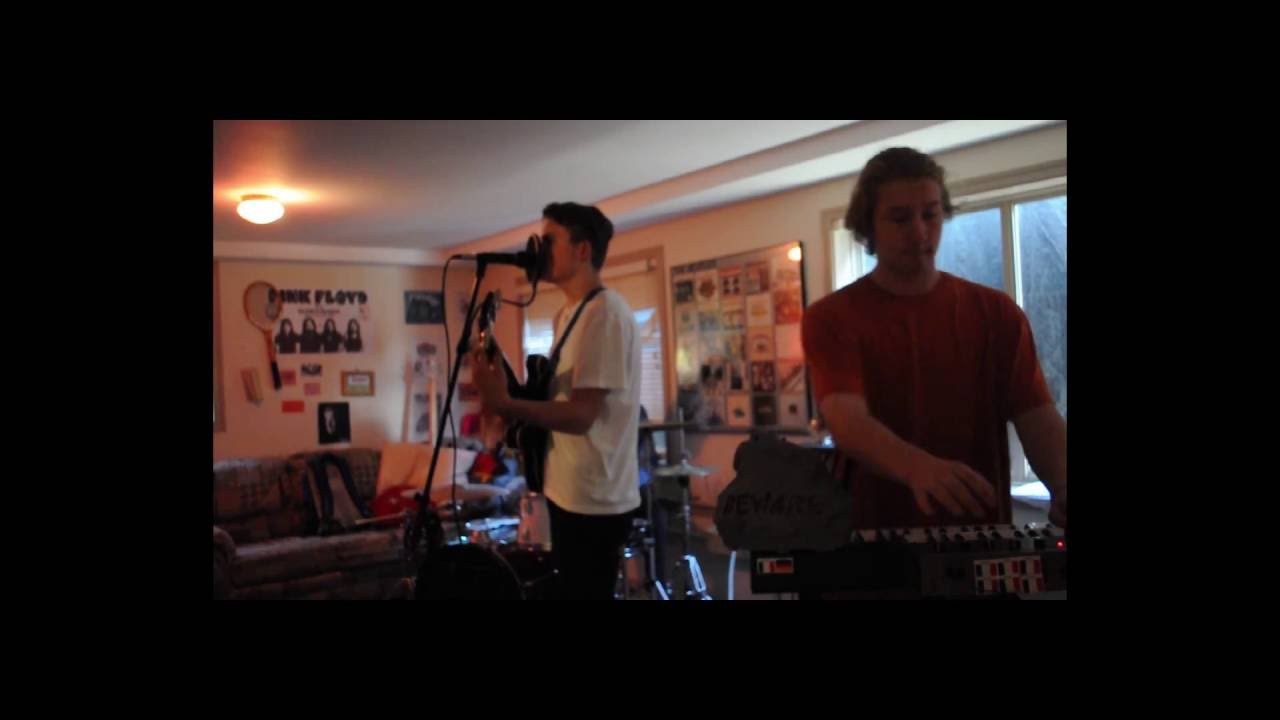 The Odd Neighbourhood- "She Knows" (Basement Sessions) - YouTube