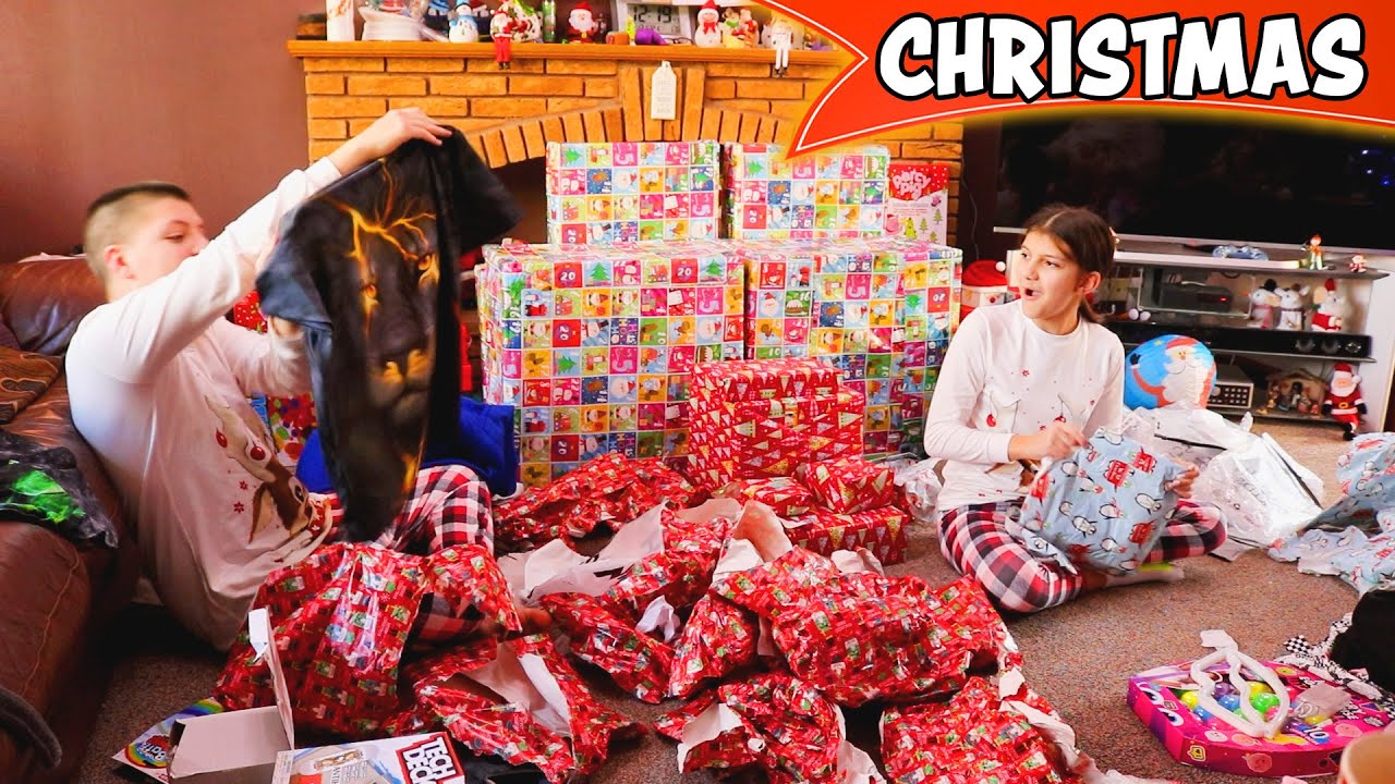 Christmas Opening Presents - YouTube
