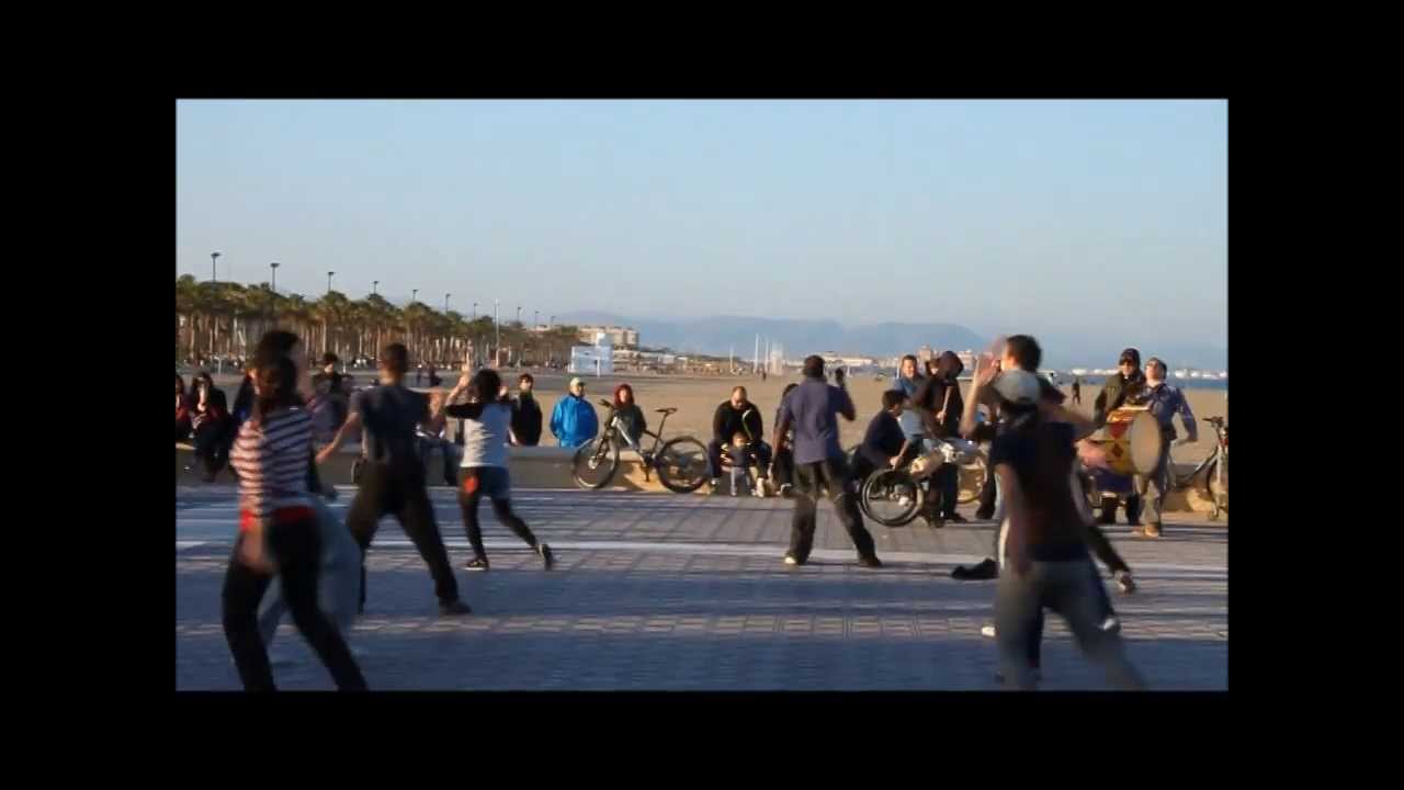 Batucada en la Playa de La Malvarrosa - YouTube