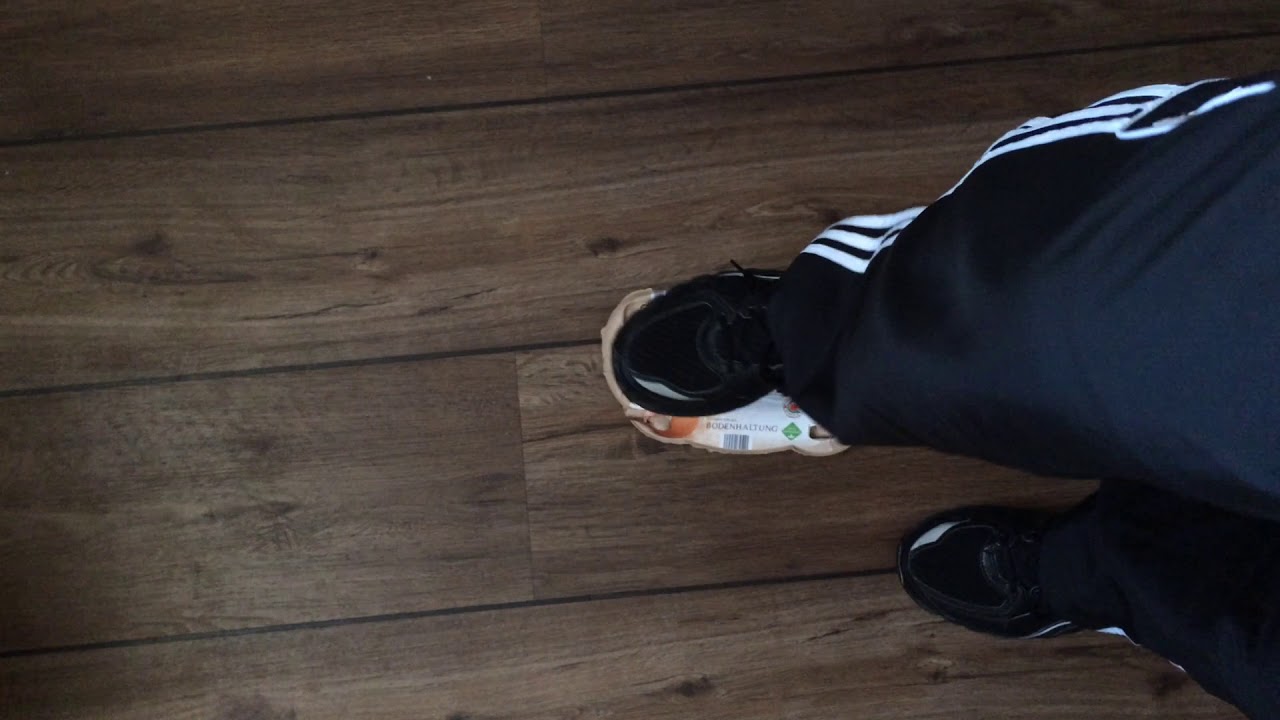 Asics vs. Egg box - YouTube