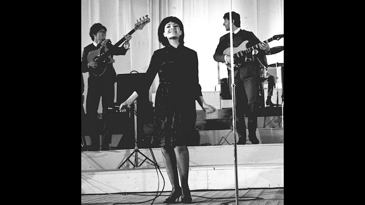 Helena Majdaniec i Niebiesko Czarni - Długi czas /1967/ - YouTube Music