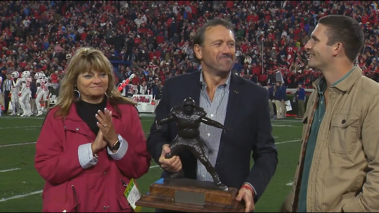 Stetson Bennett Receives Burlsworth Trophy - Sanford Stadium - November ...