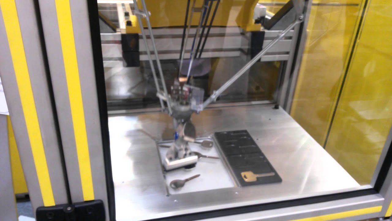 International Manufacturing Technology Show (IMTS): Robot delta ...