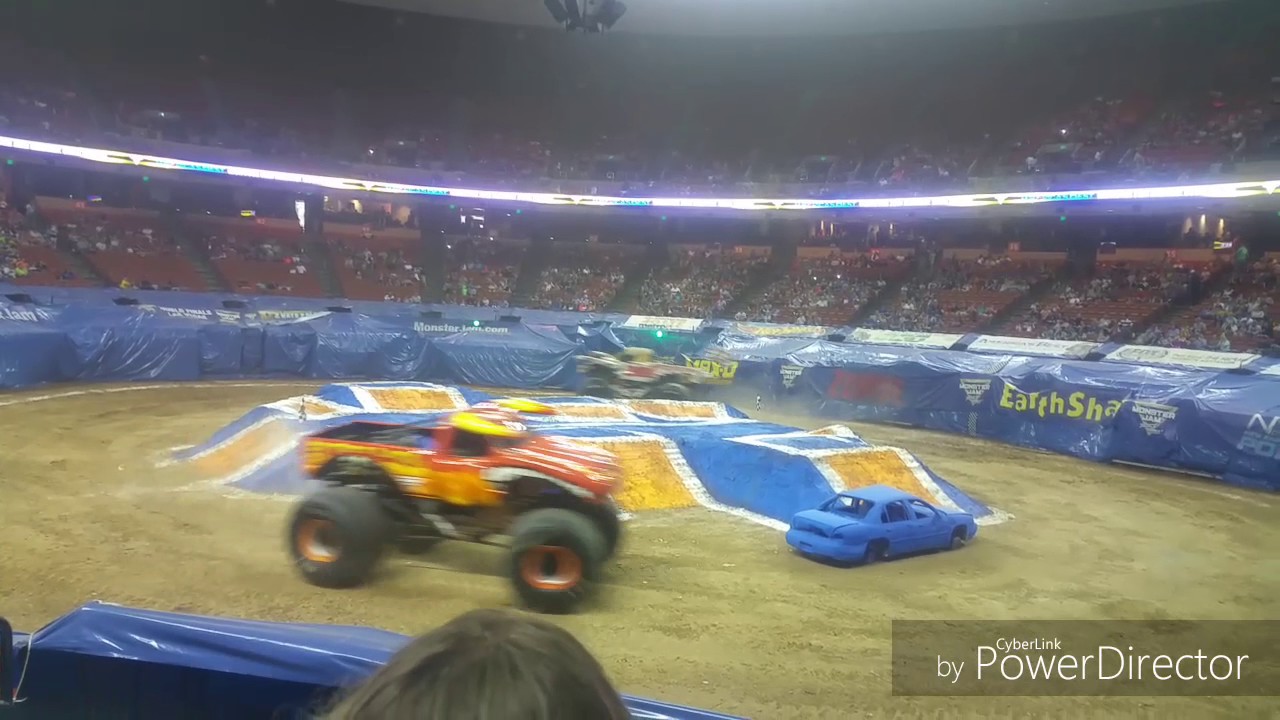 Monster jam racing competition, Austin TX 2017 - YouTube