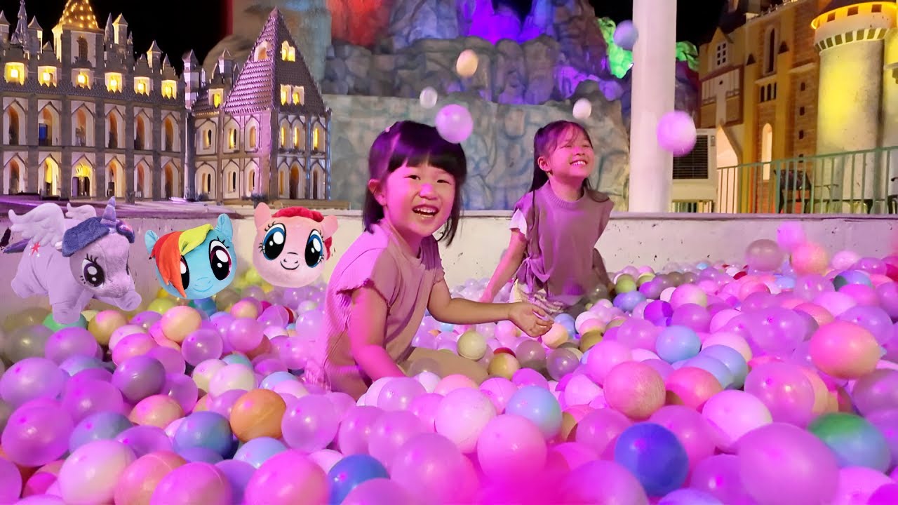 Main Perosotan Tinggi Mandi Bola Sepatu Roda dan Flying Fox di ...