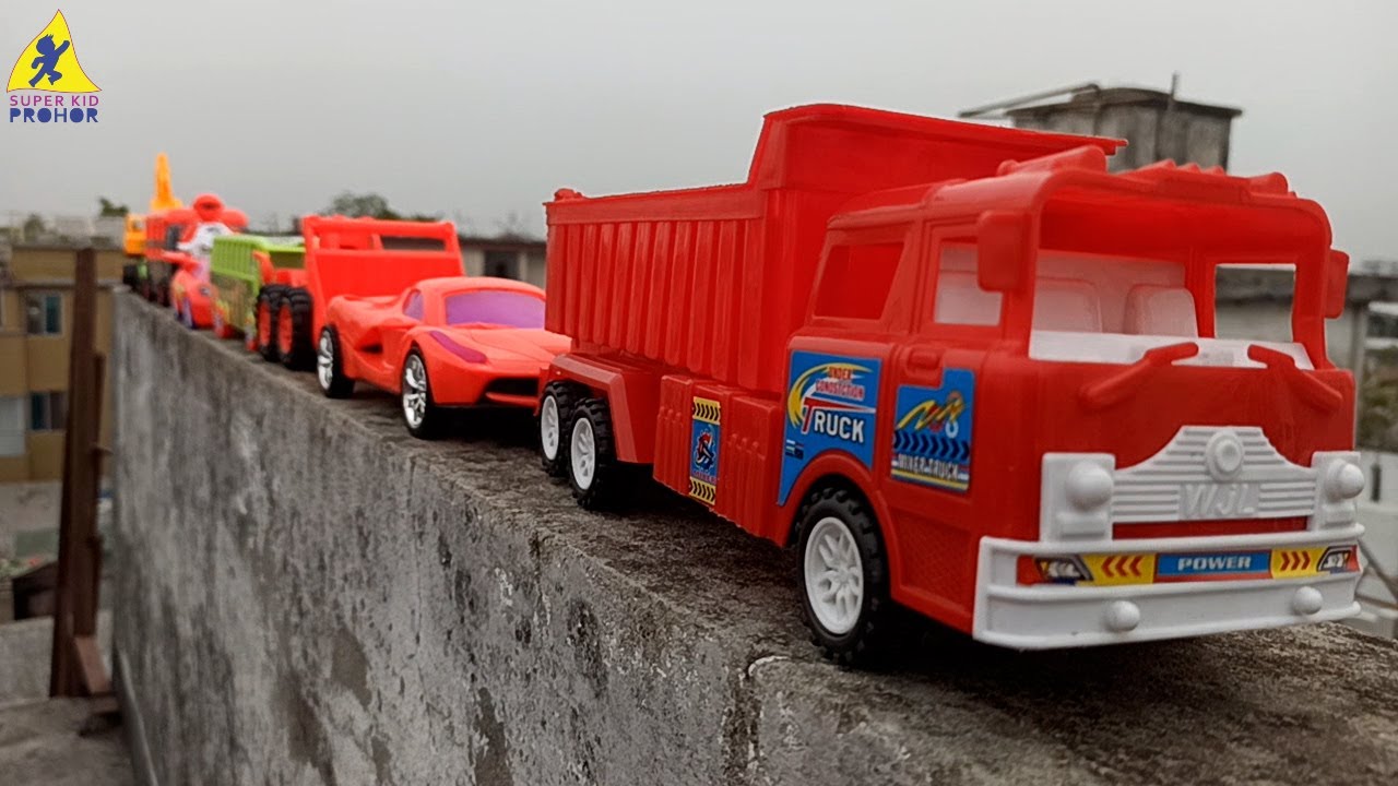 Baby Drive the Toy Vehicle in the Outer Wall-Taxi, Ben10 Bus ...