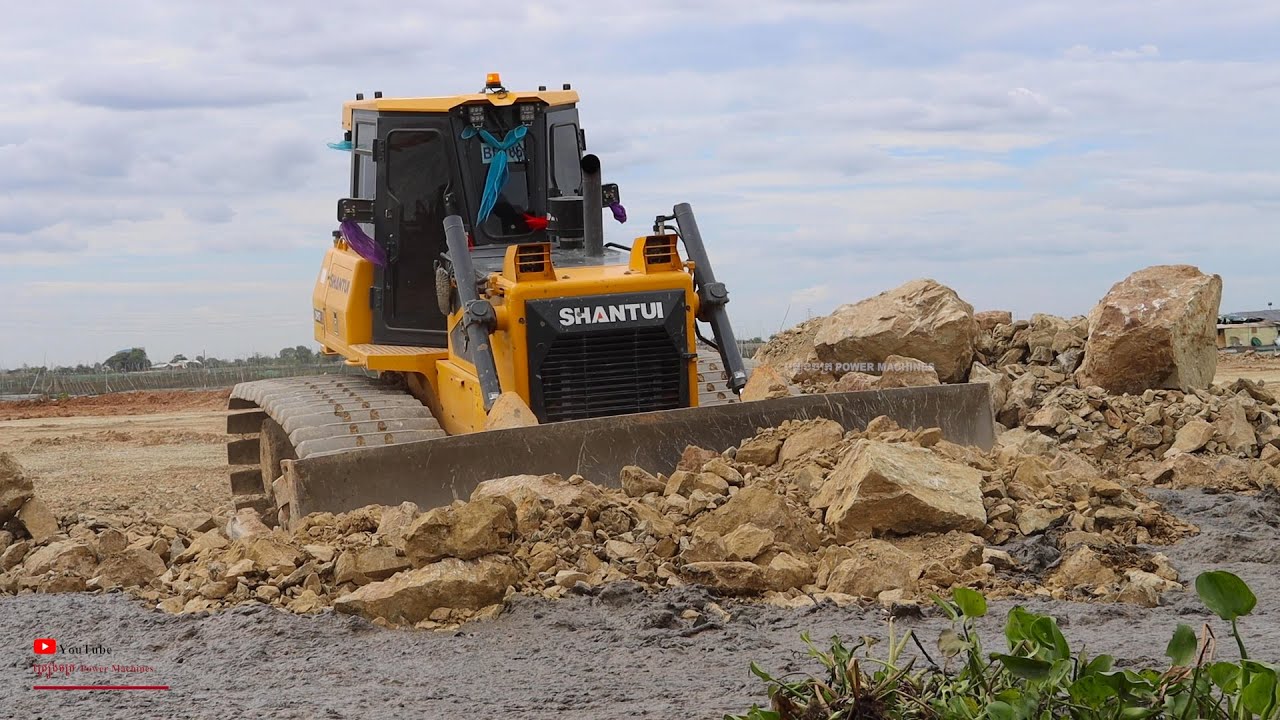 Show Incredible Stronger Shantui Dozer Moving Rock Gravel In Mud Heavy ...